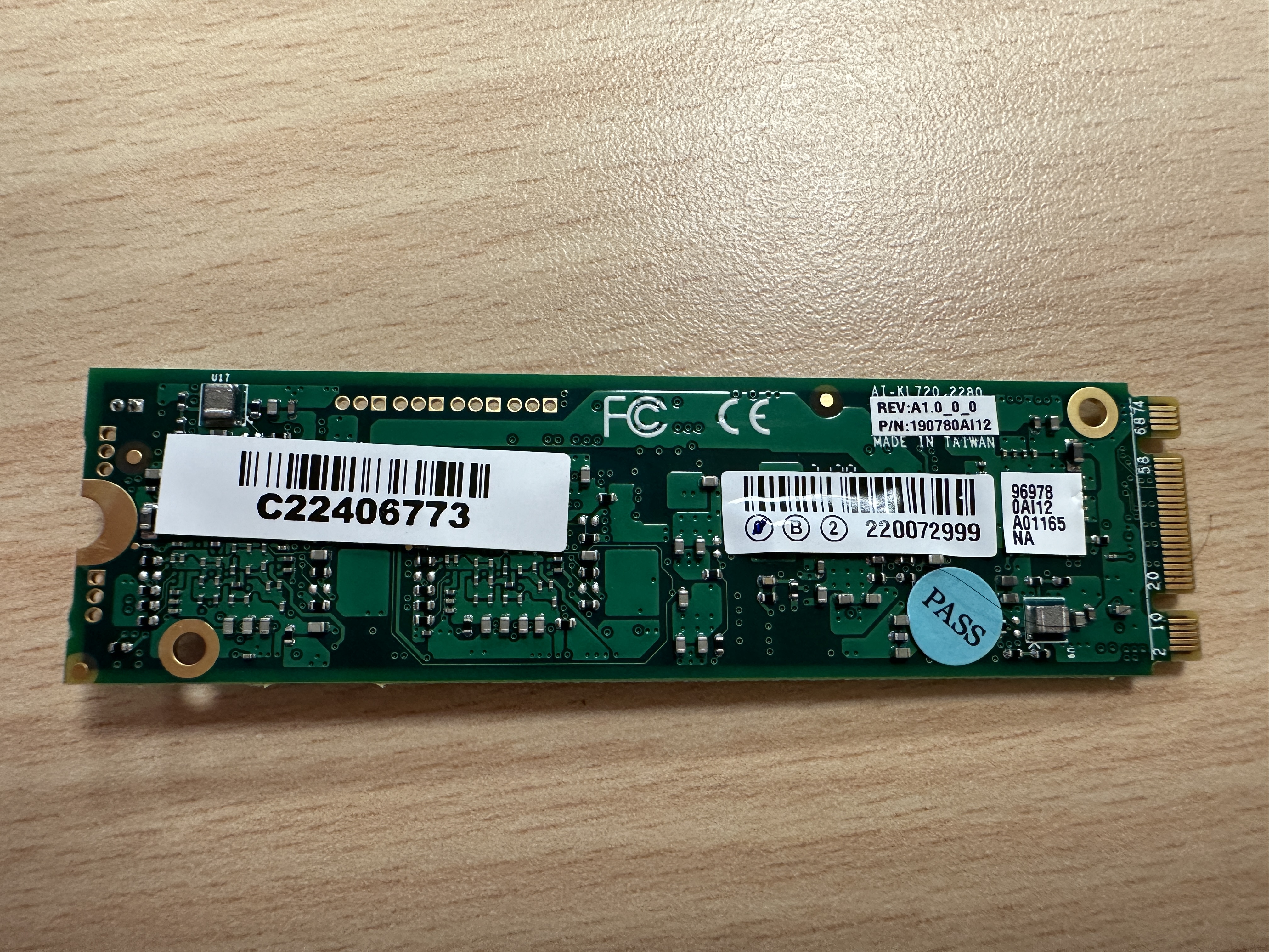 KNEO. Dual KL720 M2 2280 B Key